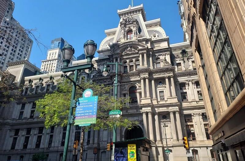 Center City District | Signs & Banners